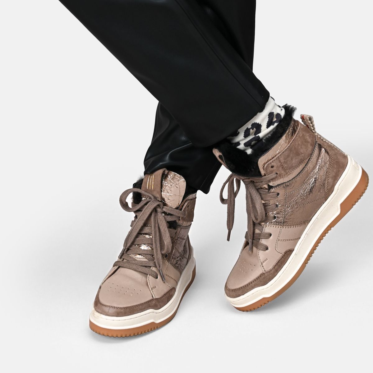 Sneaker für Damen NAILA Suede Taupe jetzt kaufen CRICKIT